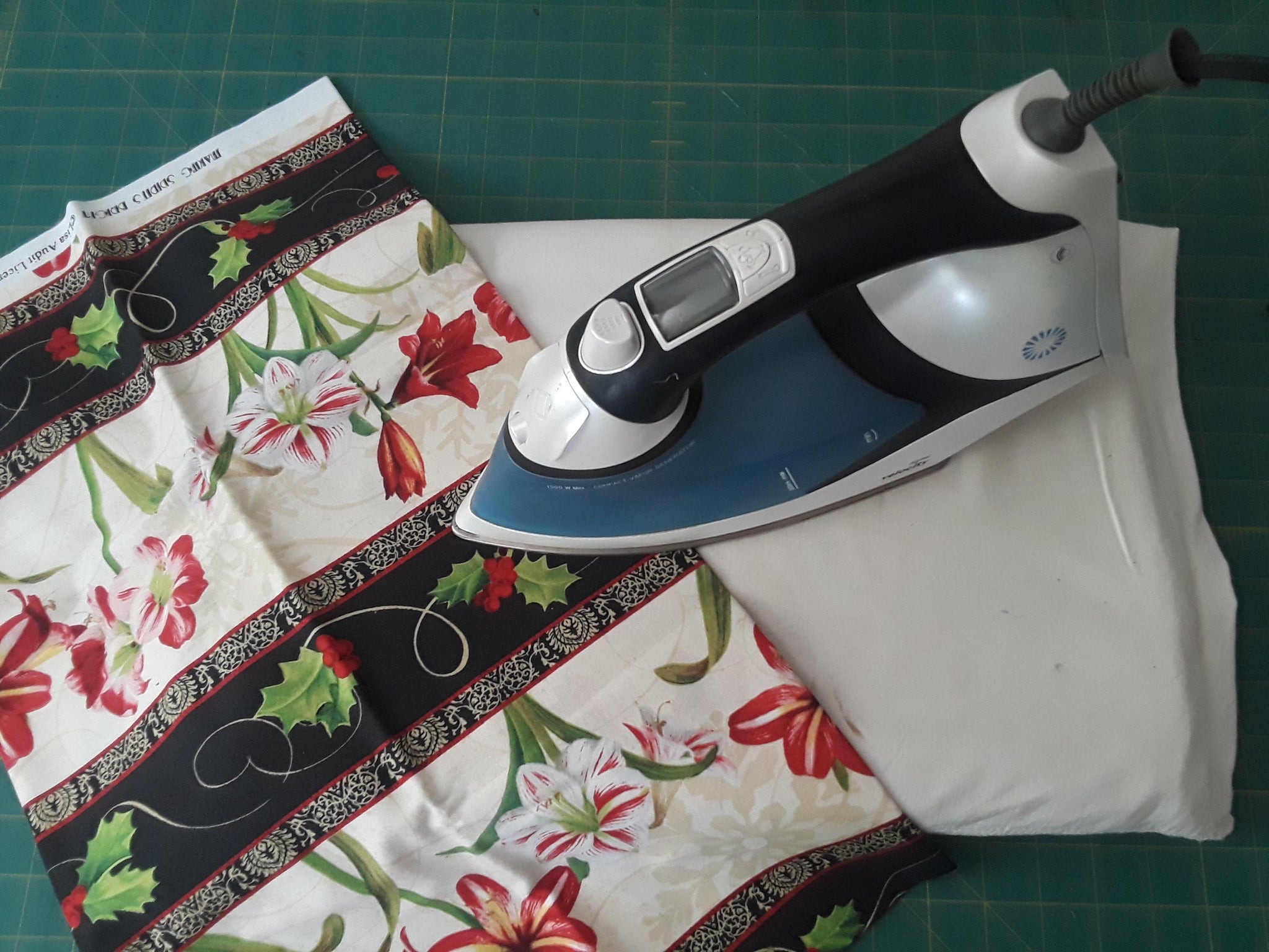 Make a Quick & Easy Tabletop Ironing Pad - RaNae Merrill Quilt Design